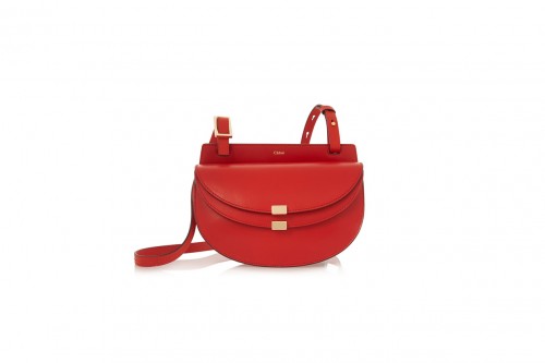 Look bianco e accessori rossi: la tendenza da street style - Grazia.it