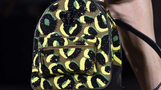 Versace, zaini e borse della PE 2016 subito online e in boutique ...