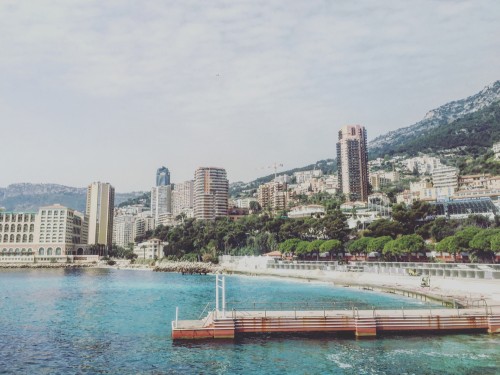 Lancaster: 70 anni di glam, protezione e skincare celebrati a Monaco ...