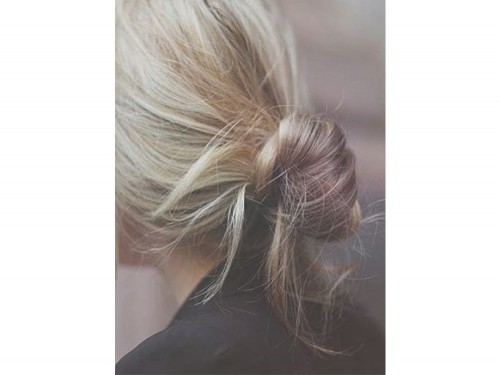 Banana Bun: i nuovi capelli raccolti che fanno tendenza - Grazia.it