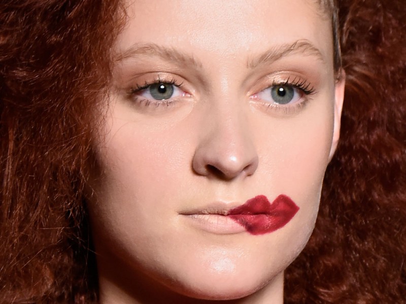 Come truccare le labbra per renderle più carnose - Grazia.it