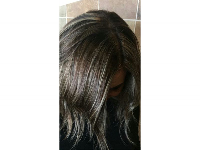 Mushroom brown hair: i capelli castano cenere del momento - Grazia.it