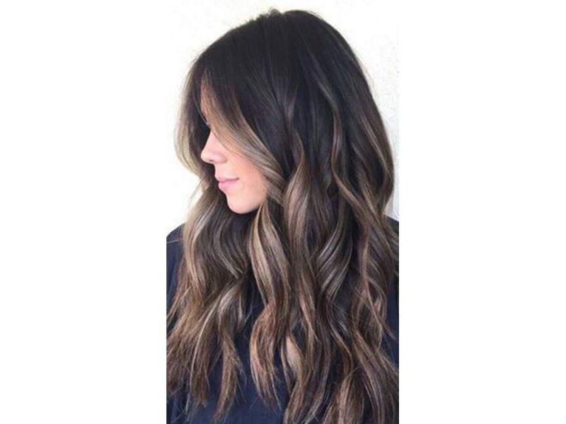 Mushroom brown hair: i capelli castano cenere del momento - Grazia.it