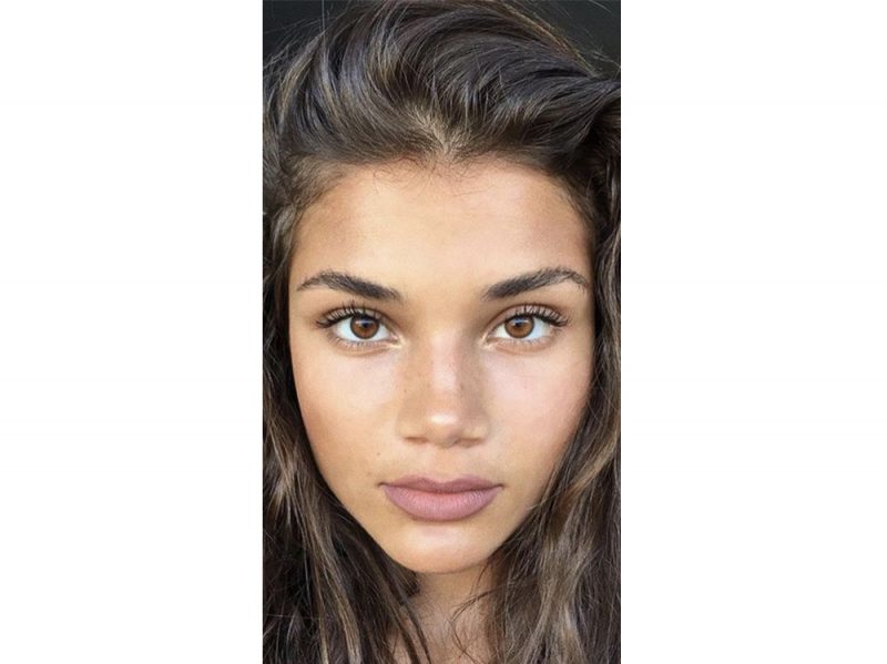 Mushroom brown hair: i capelli castano cenere del momento - Grazia.it