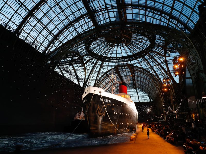 Chanel Cruise 2019: la sfilata "salpa" su una nave da crociera