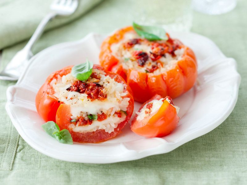 Pomodori ripieni di riso e mozzarella