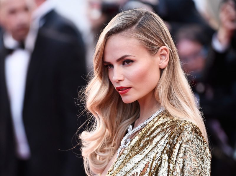 Natasha Poly beauty look: focus sullo stile della supermodella russa