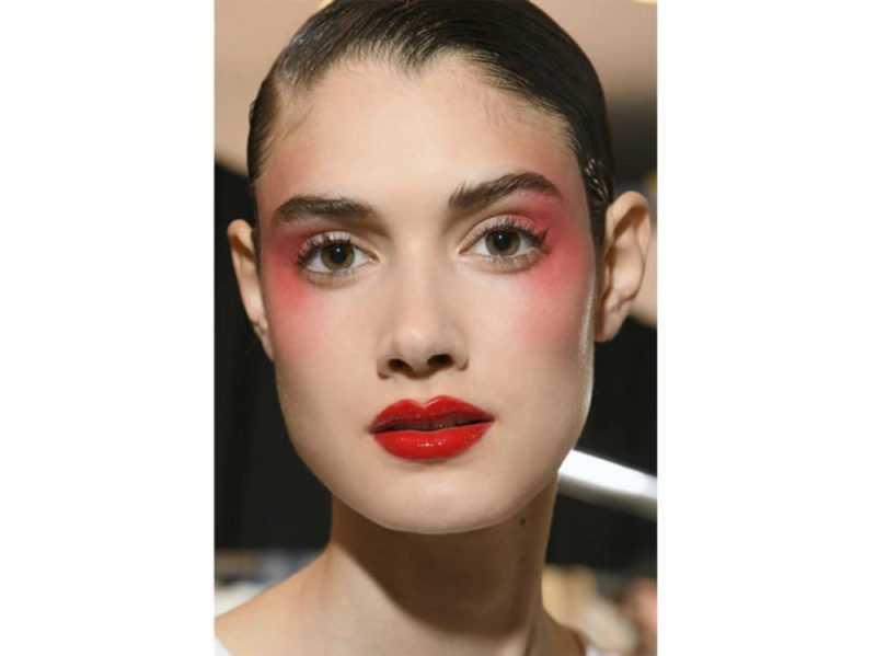 Rossetto rosso: 10 ottimi motivi per indossarlo