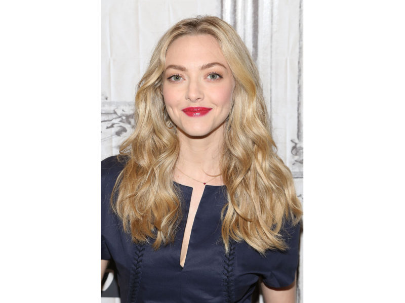 Amanda Seyfried beauty look: focus su capelli e make up dell'attrice