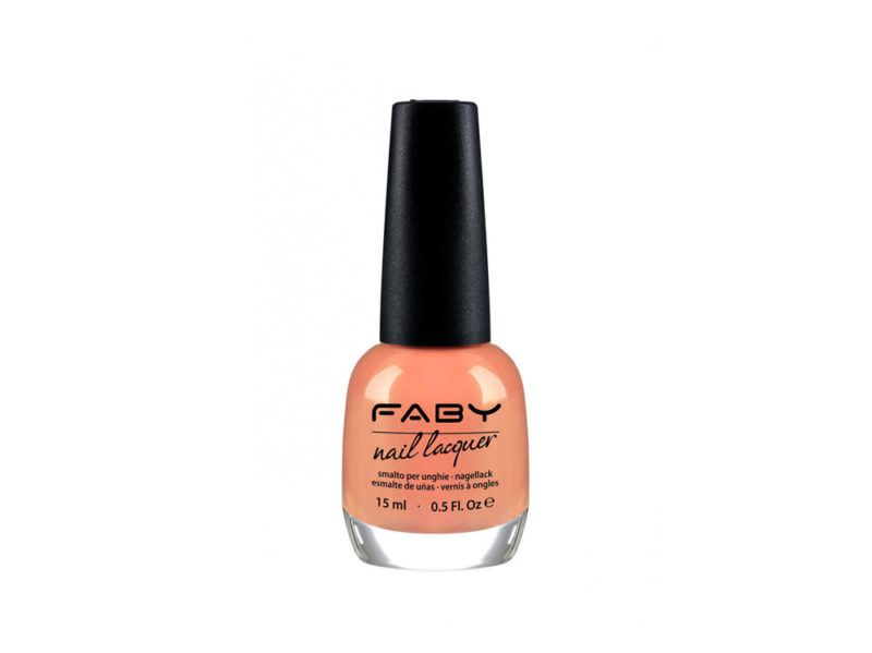 Smalti rosa pesca: dieci tonalità per una manicure super primaverile