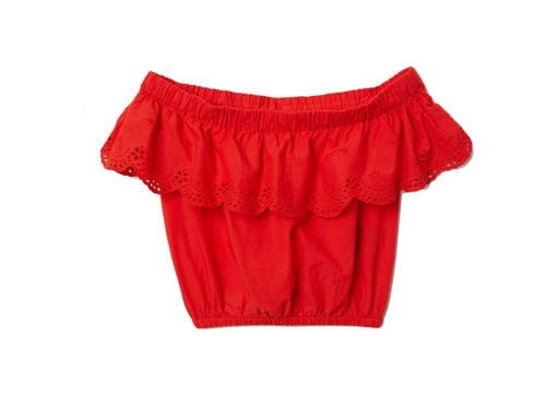 Top corto: il trend must have da indossare in estate