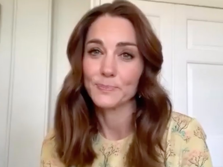 Kate Middleton e i suoi outfit su Zoom (e i capi per copiarli)