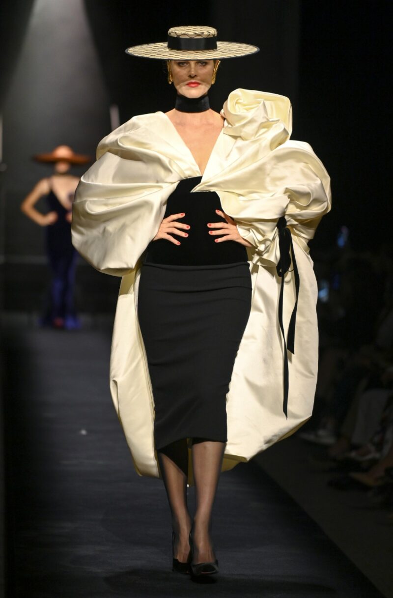 Daniel Roseberry: chi è lo stilista e direttore creativo di Schiaparelli