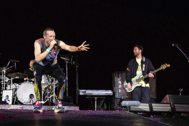 Coldplay a Milano: dall'omaggio con "O mia bela madunina" all'impegno ...