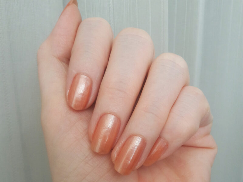 Unghie color cannella: la cinnamon glazed nails è la manicure più bella ...