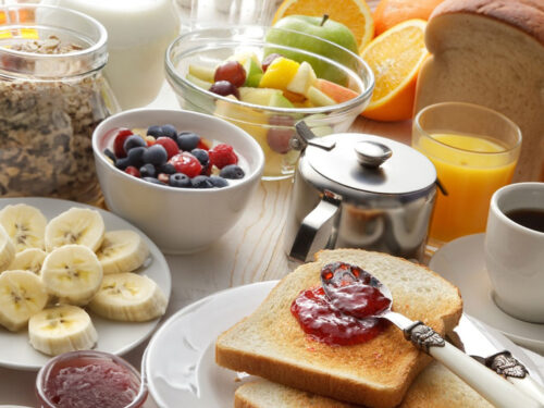 A che ora fare colazione per restare in forma e dimagrire - Grazia