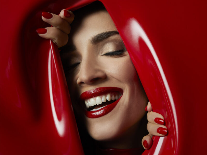 Deborah Milano Super Vinyl Shake Lipstick: lucidi e a lunga tenuta - Grazia