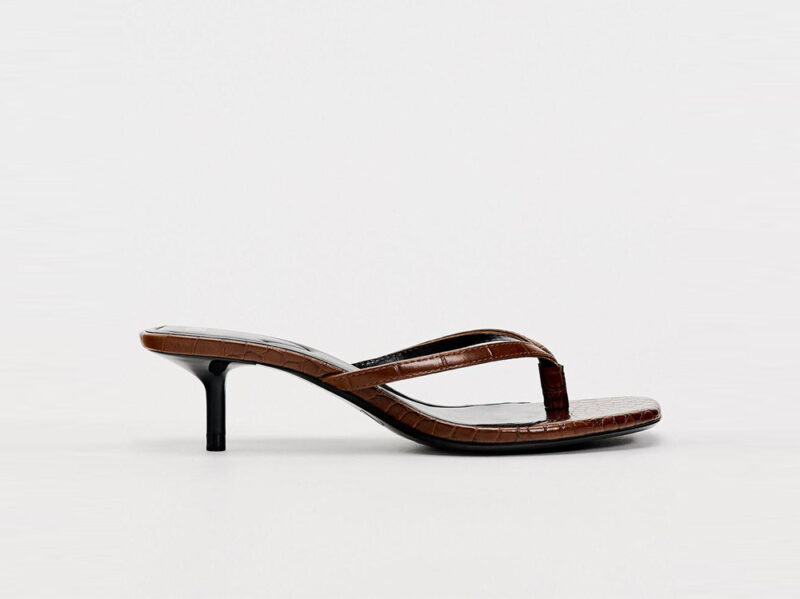 Infradito con il tacco: i modelli da sfoggiare per tutta l’estate