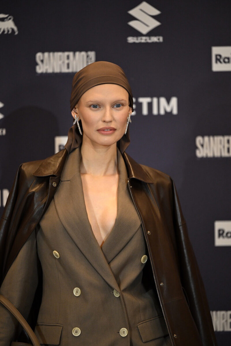 Bianca Balti a Sanremo 2025: i look e gli abiti della seconda serata
