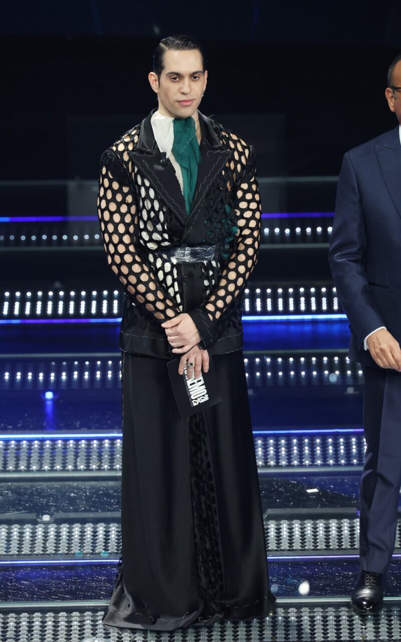 Mahmood e Geppi Cucciari: i look a Sanremo 2025