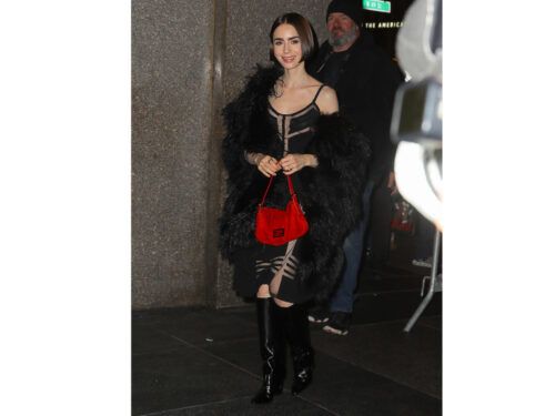 Lily Collins: i look più iconici sfoggiati fuori dal set di "Emily in ...