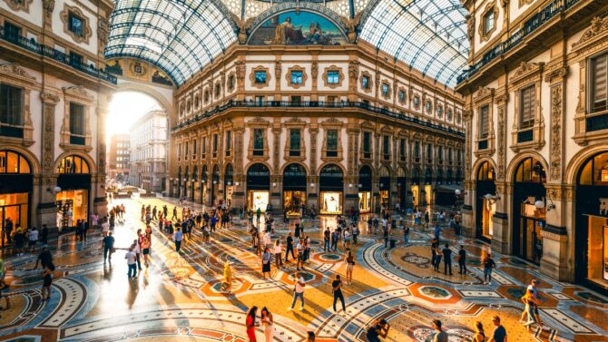 Milano diventa un set a cielo aperto: tutte le proiezioni e gli ...
