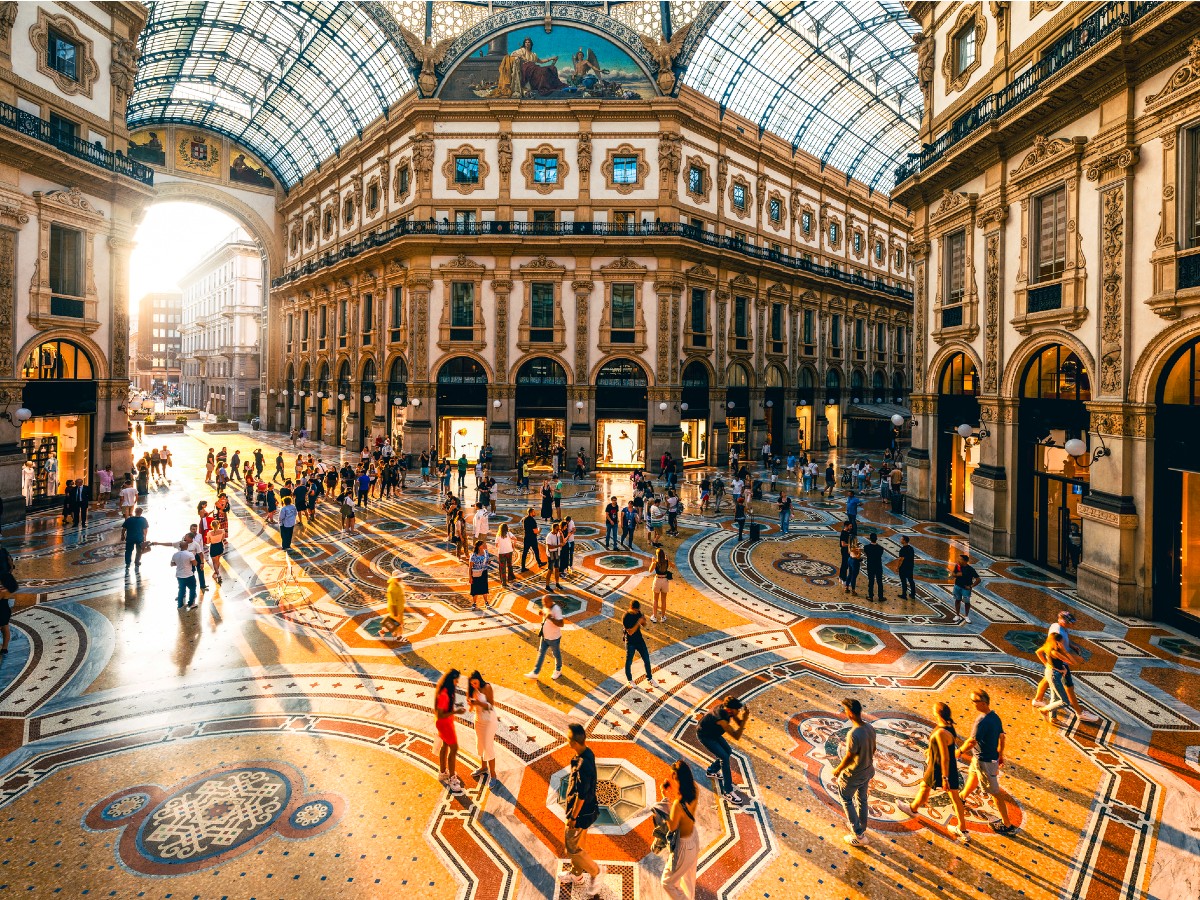 Milano diventa un set a cielo aperto: tutte le proiezioni e gli ...